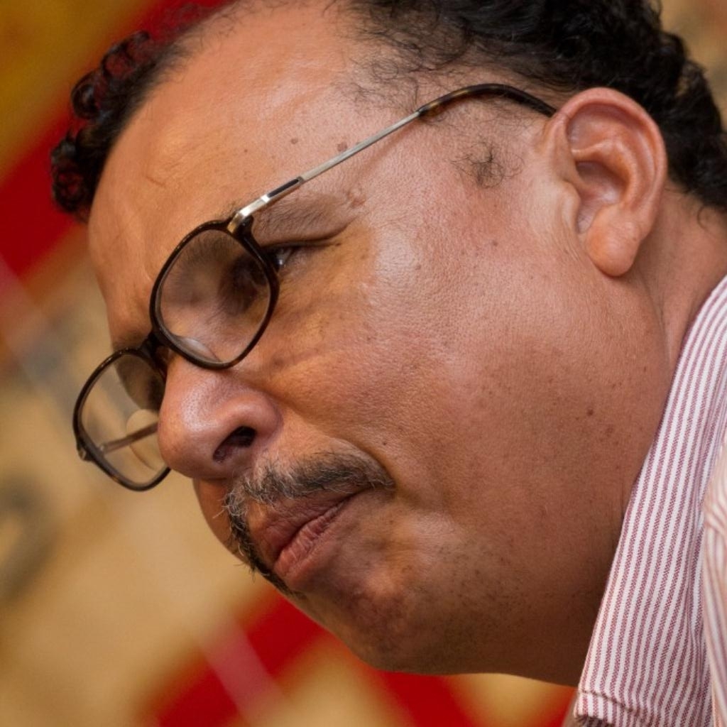 Manolo Cuadra, precursor de la narrativa moderna | Revista Abril